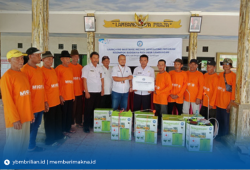 Bantu Tingkatkan Pendapatan Mustahik dengan Budidaya Padi - YBM BRILiaN